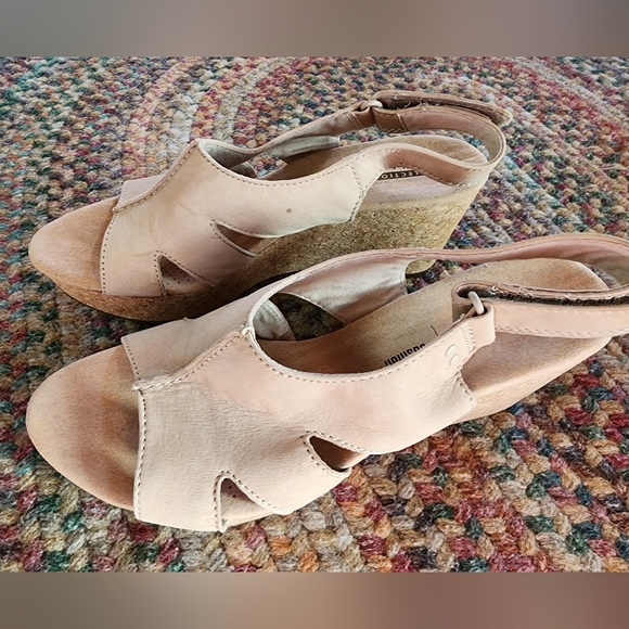 Clarks | Shoes | Clarks Collection Cushion Soft Wedge Sandals Size M ...